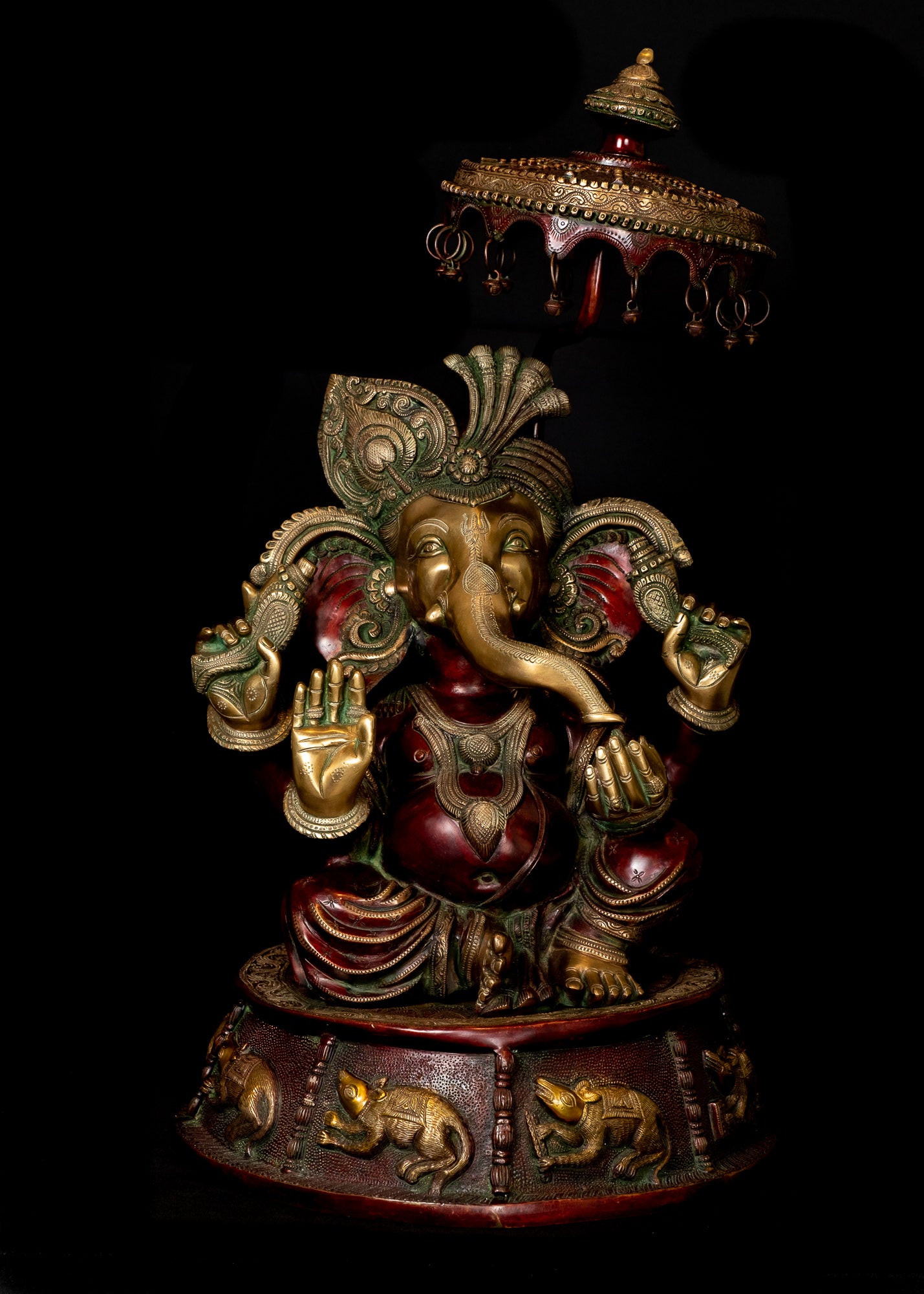 31" Bhagwan Ganesh wearing a Turban with a Mouse holding the Umbrella ...
